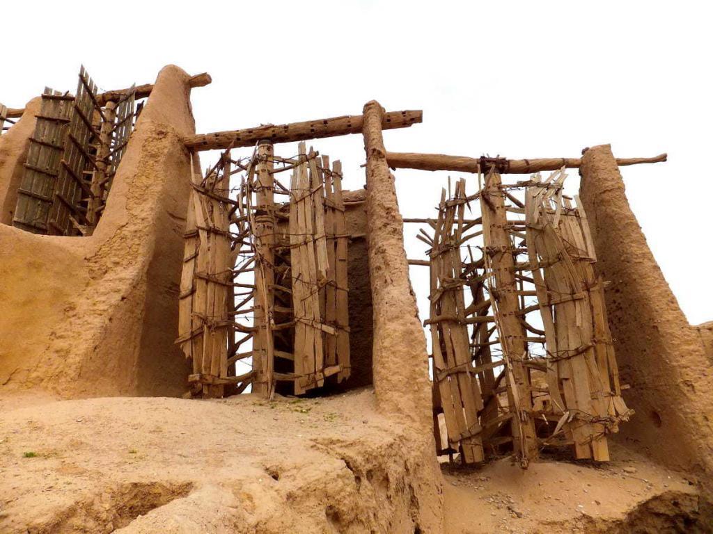 safe and tourist travel in Iran-visit DIY-The Nashtifan windmills